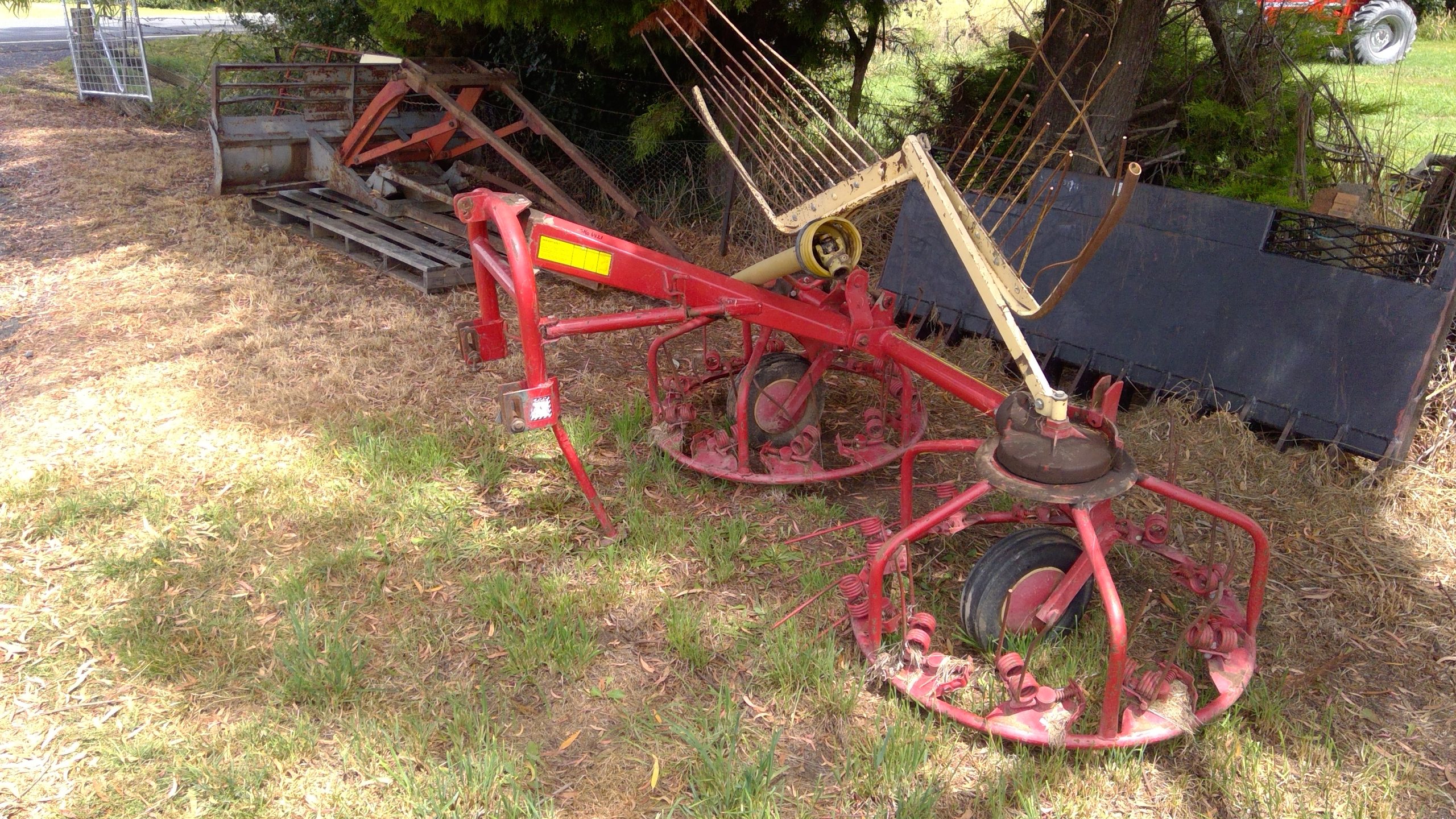 Lely TPL Hayzip Tedder Rake - Nicholson Farm Machinery
